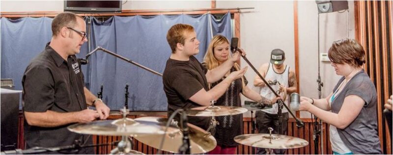 10 Reasons You Should Consider Going to Audio Engineering School - CRAS